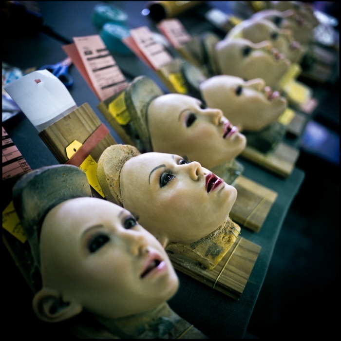 Hi 5 One --- Best Blog Ever :::::: Inside California’s Real Doll Factory